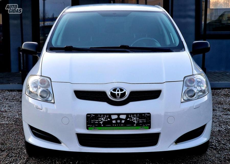 Balts Toyota Auris 2009 Kretinga, ar dzinēja tilpumu 1.40 L un nobraukumu 285 tūkst. km par 3099 €, foto 1 vietnē AUTOMOTO.COM.LV