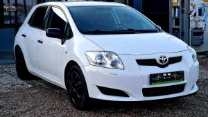 Balts Toyota Auris 2009 Kretinga, ar dzinēja tilpumu 1.40 L un nobraukumu 285 tūkst. km par 3099 €, foto 2 vietnē AUTOMOTO.COM.LV