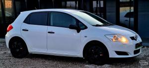 Balts Toyota Auris 2009 Kretinga, ar dzinēja tilpumu 1.40 L un nobraukumu 285 tūkst. km par 3099 €, foto 5 vietnē AUTOMOTO.COM.LV