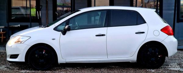 Balts Toyota Auris 2009 Kretinga, ar dzinēja tilpumu 1.40 L un nobraukumu 285 tūkst. km par 3099 €, foto 7 vietnē AUTOMOTO.COM.LV