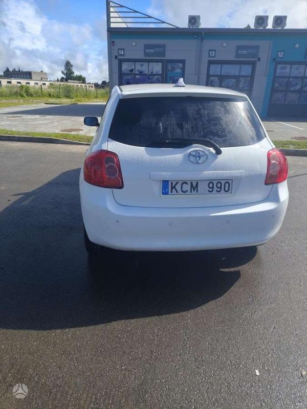 Balts Toyota Auris 2009 Panevēža, ar dzinēja tilpumu 2.00 L un nobraukumu 323 tūkst. km par 2550 €, foto 4 vietnē AUTOMOTO.COM.LV