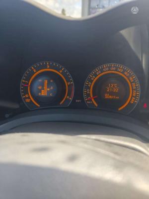 White Toyota Auris 2009 in Panevezys, with an engine capacity of 2.00 L and mileage of 323 thousand km for 2550 €, photo 9 on AUTOMOTO.COM.LV