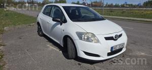 Balts Toyota Auris 2009 Rīga, ar dzinēja tilpumu 1.40 L un nobraukumu 286 tūkst. km par 2100 €, foto 3 vietnē AUTOMOTO.COM.LV