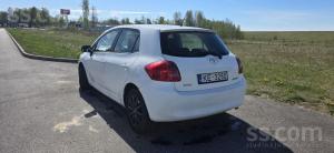 Balts Toyota Auris 2009 Rīga, ar dzinēja tilpumu 1.40 L un nobraukumu 286 tūkst. km par 2100 €, foto 4 vietnē AUTOMOTO.COM.LV