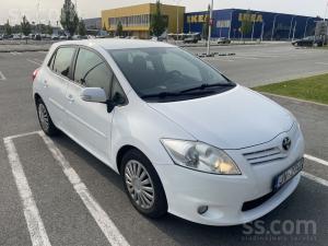 Balts Toyota Auris 2010 Rīga, ar dzinēja tilpumu 1.40 L un nobraukumu 267 tūkst. km par 4000 €, foto 6 vietnē AUTOMOTO.COM.LV