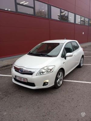 Balts Toyota Auris 2010 Kauņa, ar dzinēja tilpumu 1.80 L un nobraukumu 214 tūkst. km par 5950 €, foto 2 vietnē AUTOMOTO.COM.LV