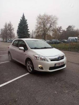 Balts Toyota Auris 2010 Kauņa, ar dzinēja tilpumu 1.80 L un nobraukumu 214 tūkst. km par 5950 €, foto 4 vietnē AUTOMOTO.COM.LV