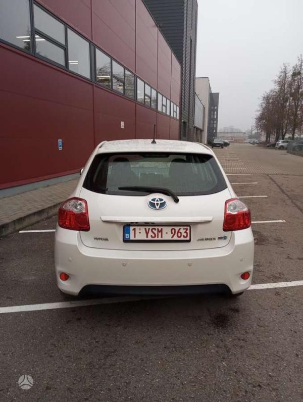 Balts Toyota Auris 2010 Kauņa, ar dzinēja tilpumu 1.80 L un nobraukumu 214 tūkst. km par 5950 €, foto 8 vietnē AUTOMOTO.COM.LV