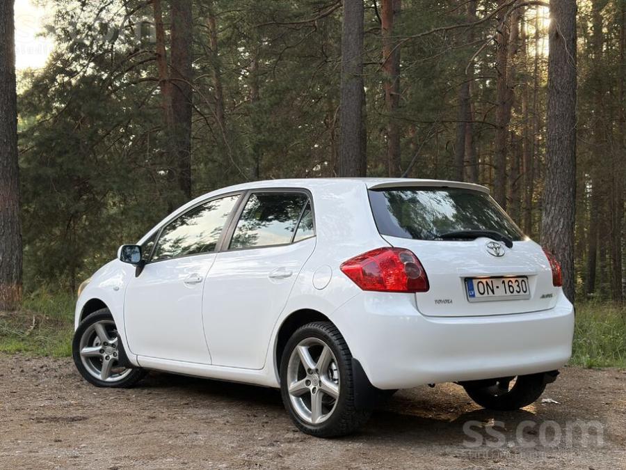 Balts Toyota Auris 2010 Daugavpils, ar dzinēja tilpumu 1.40 L un nobraukumu 0 tūkst. km par 2899 €, foto 9 vietnē AUTOMOTO.COM.LV