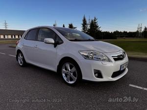 White Toyota Auris 2010 in Tallinn, with an engine capacity of 1.80 L and mileage of 156 thousand km for 6700 €, photo 4 on AUTOMOTO.COM.LV