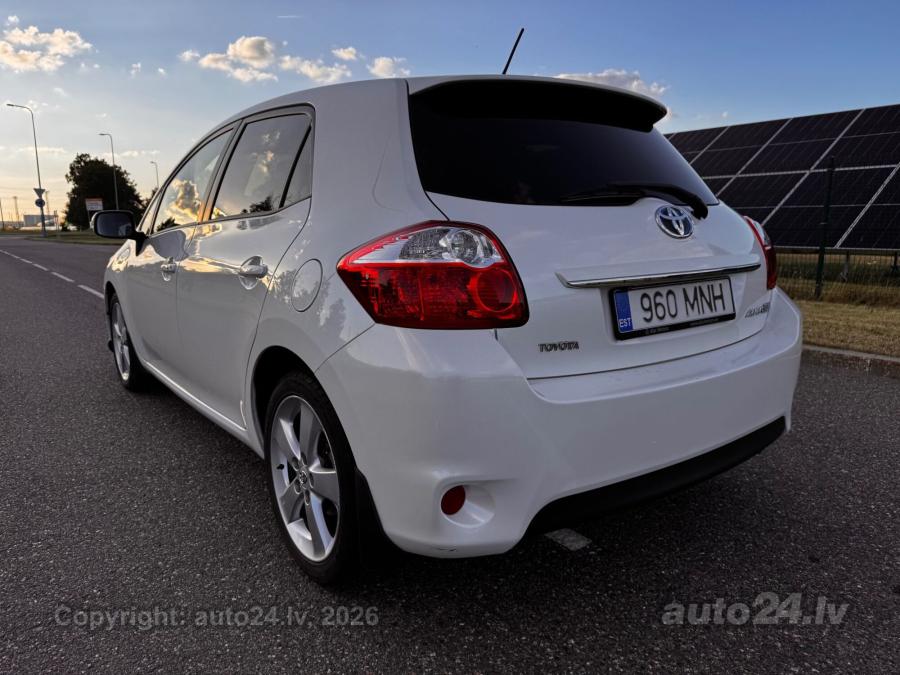 White Toyota Auris 2010 in Tallinn, with an engine capacity of 1.80 L and mileage of 156 thousand km for 6700 €, photo 6 on AUTOMOTO.COM.LV