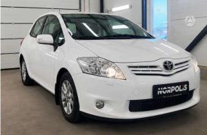 White Toyota Auris 2010 in Vilnius, with an engine capacity of 1.36 L and mileage of 186 thousand km for 3630 €, photo 3 on AUTOMOTO.COM.LV