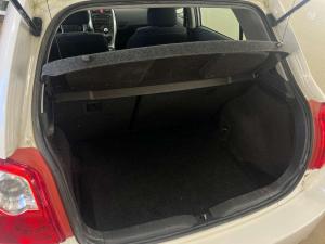 White Toyota Auris 2010 in Vilnius, with an engine capacity of 1.36 L and mileage of 186 thousand km for 3630 €, photo 16 on AUTOMOTO.COM.LV