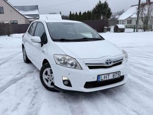 Balts Toyota Auris 2011 Viļņa, ar dzinēja tilpumu 1.80 L un nobraukumu 129 tūkst. km par 5400 €, foto  vietnē AUTOMOTO.COM.LV