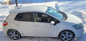 White Toyota Auris 2011 in Taurage, with an engine capacity of 1.36 L and mileage of 236 thousand km for 3400 €, photo 3 on AUTOMOTO.COM.LV