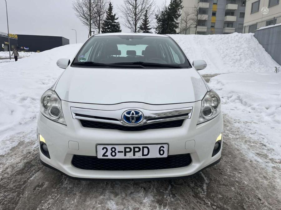 Balts Toyota Auris 2011 Viļņa, ar dzinēja tilpumu 1.80 L un nobraukumu 241 tūkst. km par 6950 €, foto 2 vietnē AUTOMOTO.COM.LV