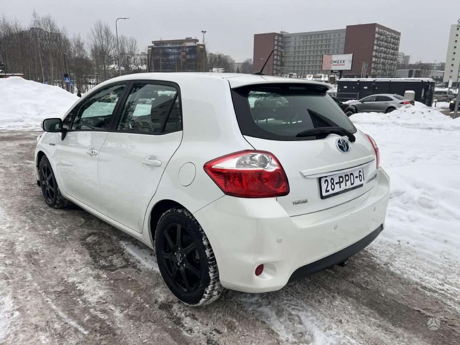 Balts Toyota Auris 2011 Viļņa, ar dzinēja tilpumu 1.80 L un nobraukumu 241 tūkst. km par 6950 €, foto 7 vietnē AUTOMOTO.COM.LV