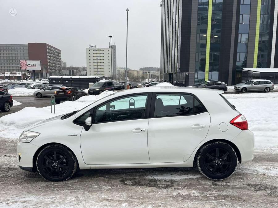 Balts Toyota Auris 2011 Viļņa, ar dzinēja tilpumu 1.80 L un nobraukumu 241 tūkst. km par 6950 €, foto 8 vietnē AUTOMOTO.COM.LV
