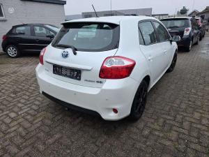 Balts Toyota Auris 2011 Viļņa, ar dzinēja tilpumu 1.80 L un nobraukumu 241 tūkst. km par 6950 €, foto 38 vietnē AUTOMOTO.COM.LV