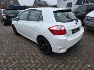 Balts Toyota Auris 2011 Viļņa, ar dzinēja tilpumu 1.80 L un nobraukumu 241 tūkst. km par 6950 €, foto 39 vietnē AUTOMOTO.COM.LV