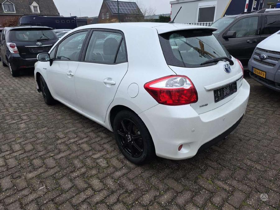 Balts Toyota Auris 2011 Viļņa, ar dzinēja tilpumu 1.80 L un nobraukumu 241 tūkst. km par 6950 €, foto 39 vietnē AUTOMOTO.COM.LV