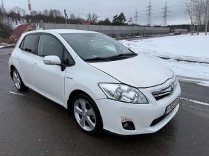 Balts Toyota Auris 2011 Viļņa, ar dzinēja tilpumu 1.80 L un nobraukumu 372 tūkst. km par 3500 €, foto  vietnē AUTOMOTO.COM.LV