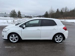 Balts Toyota Auris 2011 Viļņa, ar dzinēja tilpumu 1.80 L un nobraukumu 372 tūkst. km par 3500 €, foto 4 vietnē AUTOMOTO.COM.LV