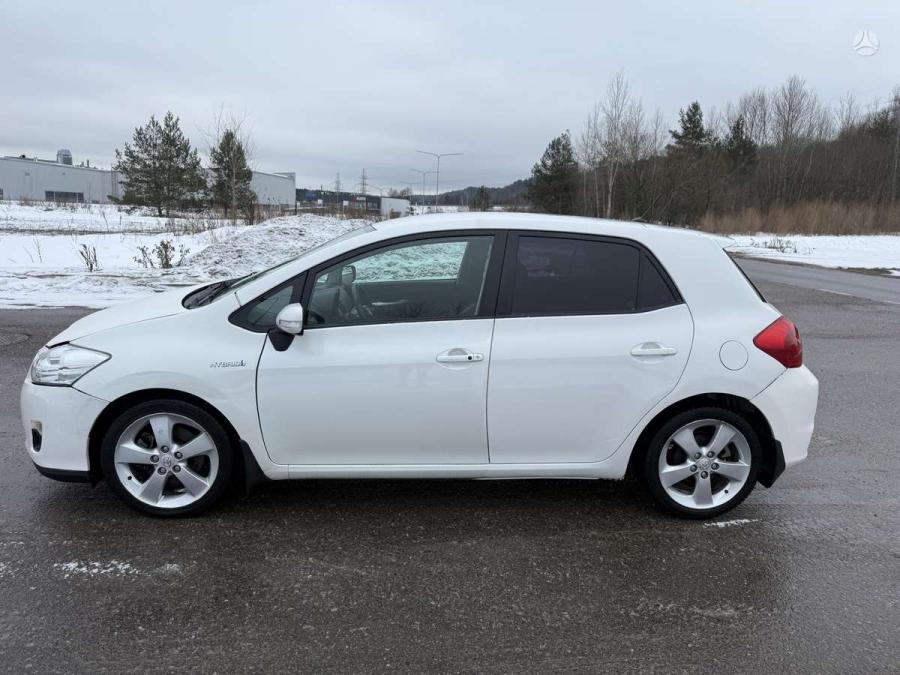 Balts Toyota Auris 2011 Viļņa, ar dzinēja tilpumu 1.80 L un nobraukumu 372 tūkst. km par 3500 €, foto 4 vietnē AUTOMOTO.COM.LV