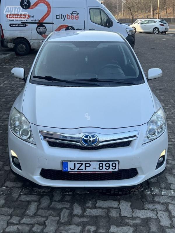 White Toyota Auris 2011 in Vilnius, with an engine capacity of 1.80 L and mileage of 249 thousand km for 5300 €, photo 7 on AUTOMOTO.COM.LV