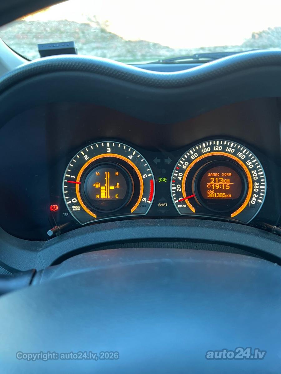Balts Toyota Auris 2011 Tallina, ar dzinēja tilpumu 1.40 L un nobraukumu 301 tūkst. km par 3850 €, foto 12 vietnē AUTOMOTO.COM.LV