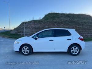 Balts Toyota Auris 2011 Tallina, ar dzinēja tilpumu 1.40 L un nobraukumu 301 tūkst. km par 3850 €, foto 21 vietnē AUTOMOTO.COM.LV