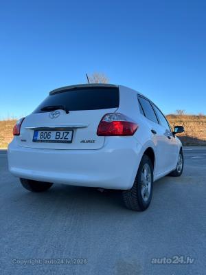Balts Toyota Auris 2011 Tallina, ar dzinēja tilpumu 1.40 L un nobraukumu 301 tūkst. km par 3850 €, foto 22 vietnē AUTOMOTO.COM.LV