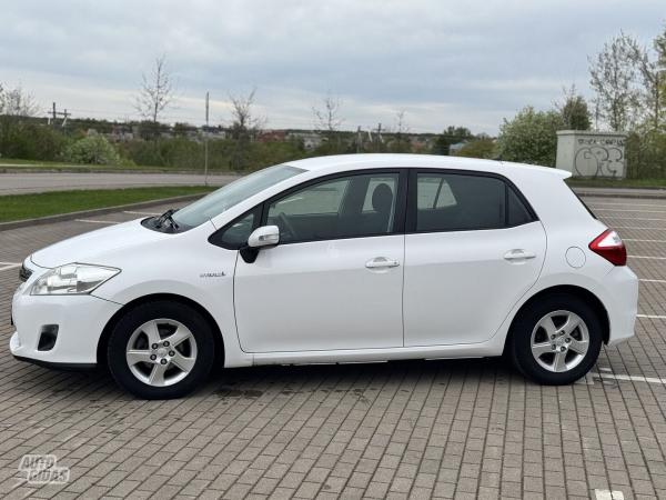 White Toyota Auris 2011 in Siauliai, with an engine capacity of 1.80 L and mileage of 242 thousand km for 4900 €, photo 2 on AUTOMOTO.COM.LV