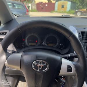 White Toyota Auris 2011 in Vilnius, with an engine capacity of 2.00 L and mileage of 272 thousand km for 4000 €, photo 12 on AUTOMOTO.COM.LV