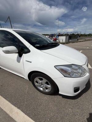 Balts Toyota Auris 2011 Viļņa, ar dzinēja tilpumu 1.80 L un nobraukumu 297 tūkst. km par 5850 €, foto 5 vietnē AUTOMOTO.COM.LV
