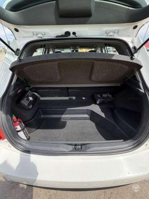 Balts Toyota Auris 2011 Viļņa, ar dzinēja tilpumu 1.80 L un nobraukumu 297 tūkst. km par 5850 €, foto 11 vietnē AUTOMOTO.COM.LV