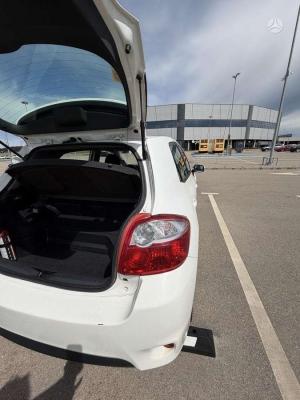 Balts Toyota Auris 2011 Viļņa, ar dzinēja tilpumu 1.80 L un nobraukumu 297 tūkst. km par 5850 €, foto 12 vietnē AUTOMOTO.COM.LV