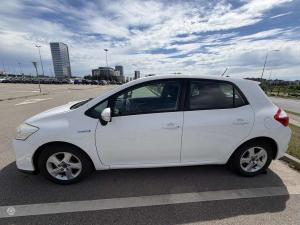 Balts Toyota Auris 2011 Viļņa, ar dzinēja tilpumu 1.80 L un nobraukumu 297 tūkst. km par 5850 €, foto 18 vietnē AUTOMOTO.COM.LV