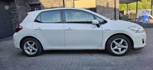 Balts Toyota Auris 2011 Trakai, ar dzinēja tilpumu 1.80 L un nobraukumu 245 tūkst. km par 5800 €, foto 3 vietnē AUTOMOTO.COM.LV