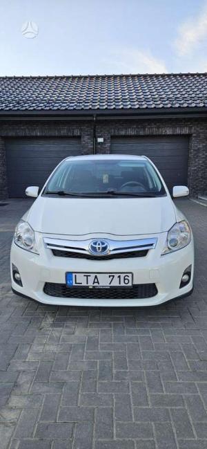 Balts Toyota Auris 2011 Trakai, ar dzinēja tilpumu 1.80 L un nobraukumu 245 tūkst. km par 5800 €, foto 7 vietnē AUTOMOTO.COM.LV