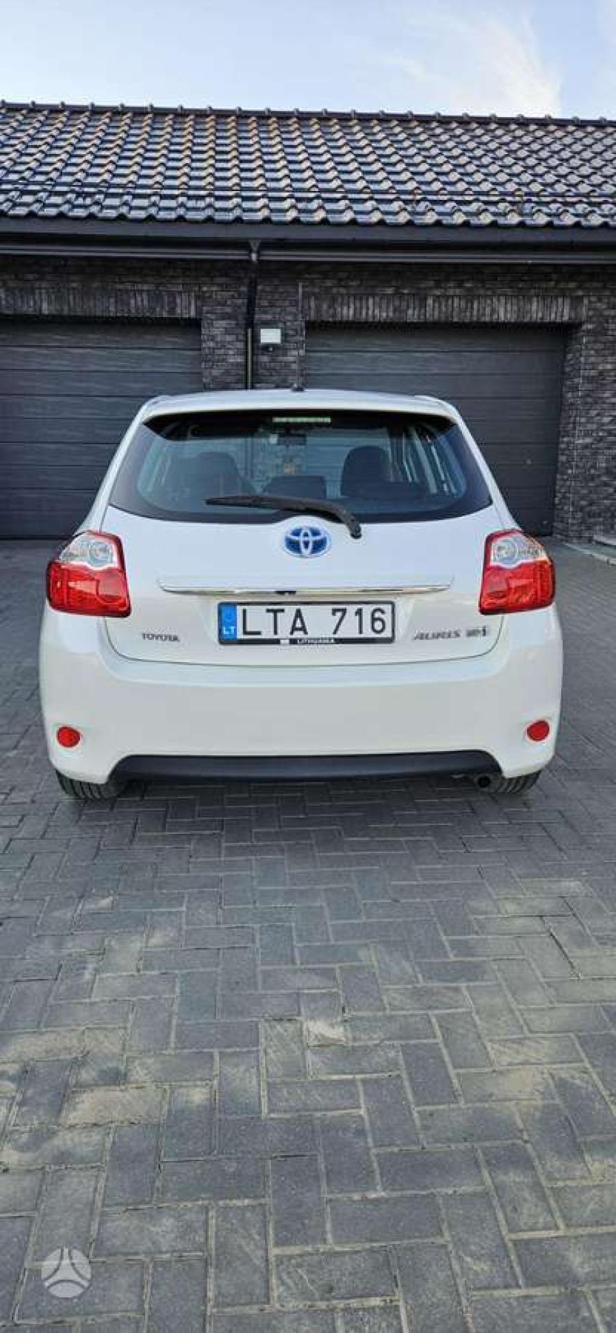 Balts Toyota Auris 2011 Trakai, ar dzinēja tilpumu 1.80 L un nobraukumu 245 tūkst. km par 5800 €, foto 9 vietnē AUTOMOTO.COM.LV