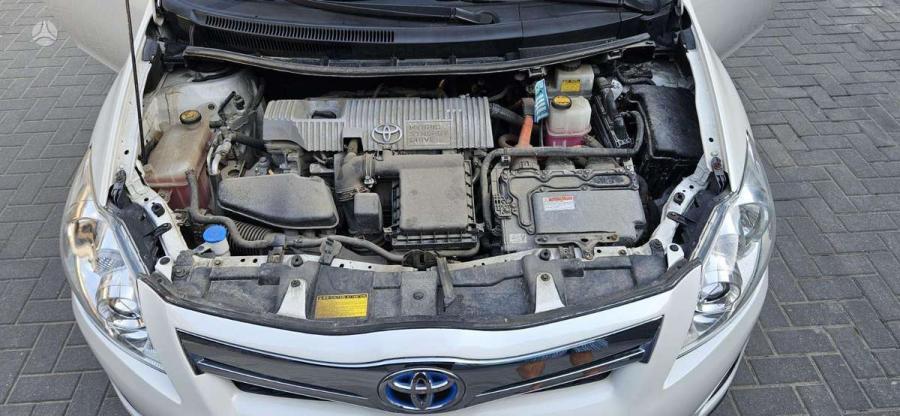 Balts Toyota Auris 2011 Trakai, ar dzinēja tilpumu 1.80 L un nobraukumu 245 tūkst. km par 5800 €, foto 14 vietnē AUTOMOTO.COM.LV
