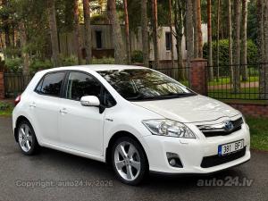 White Toyota Auris 2011 in Tallinn, with an engine capacity of 1.80 L and mileage of 127 thousand km for 7499 €, photo 3 on AUTOMOTO.COM.LV