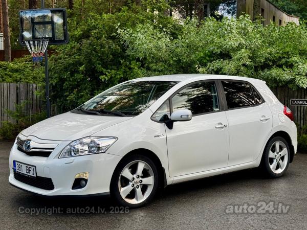 Balts Toyota Auris 2011 Tallina, ar dzinēja tilpumu 1.80 L un nobraukumu 127 tūkst. km par 7499 €, foto 3 vietnē AUTOMOTO.COM.LV