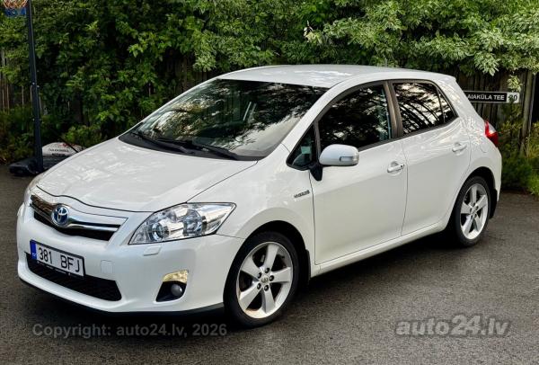 Balts Toyota Auris 2011 Tallina, ar dzinēja tilpumu 1.80 L un nobraukumu 127 tūkst. km par 7499 €, foto 4 vietnē AUTOMOTO.COM.LV