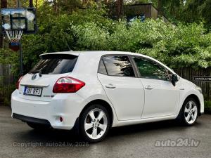 White Toyota Auris 2011 in Tallinn, with an engine capacity of 1.80 L and mileage of 127 thousand km for 7499 €, photo 7 on AUTOMOTO.COM.LV