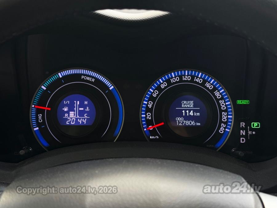 White Toyota Auris 2011 in Tallinn, with an engine capacity of 1.80 L and mileage of 127 thousand km for 7499 €, photo 19 on AUTOMOTO.COM.LV