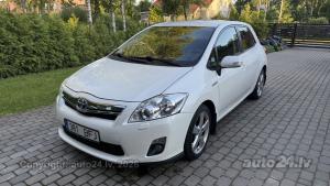Balts Toyota Auris 2011 Tallina, ar dzinēja tilpumu 1.80 L un nobraukumu 122 tūkst. km par 4999 €, foto  vietnē AUTOMOTO.COM.LV