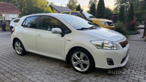 White Toyota Auris 2011 in Tallinn, with an engine capacity of 1.80 L and mileage of 122 thousand km for 4999 €, photo 4 on AUTOMOTO.COM.LV