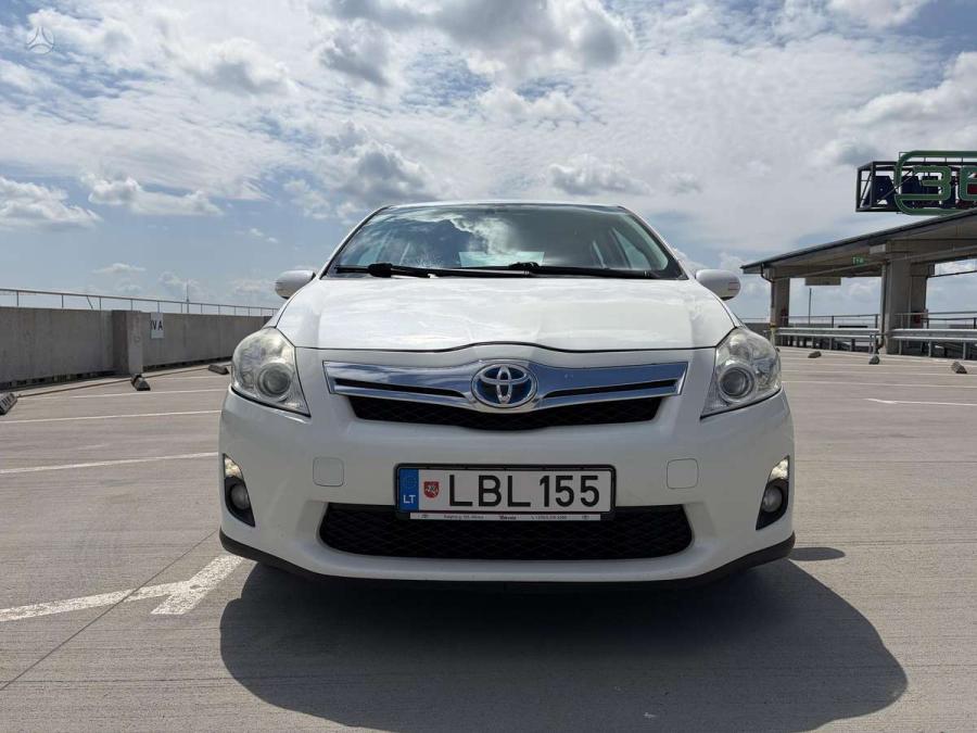 Balts Toyota Auris 2011 Viļņa, ar dzinēja tilpumu 1.80 L un nobraukumu 268 tūkst. km par 5900 €, foto 3 vietnē AUTOMOTO.COM.LV